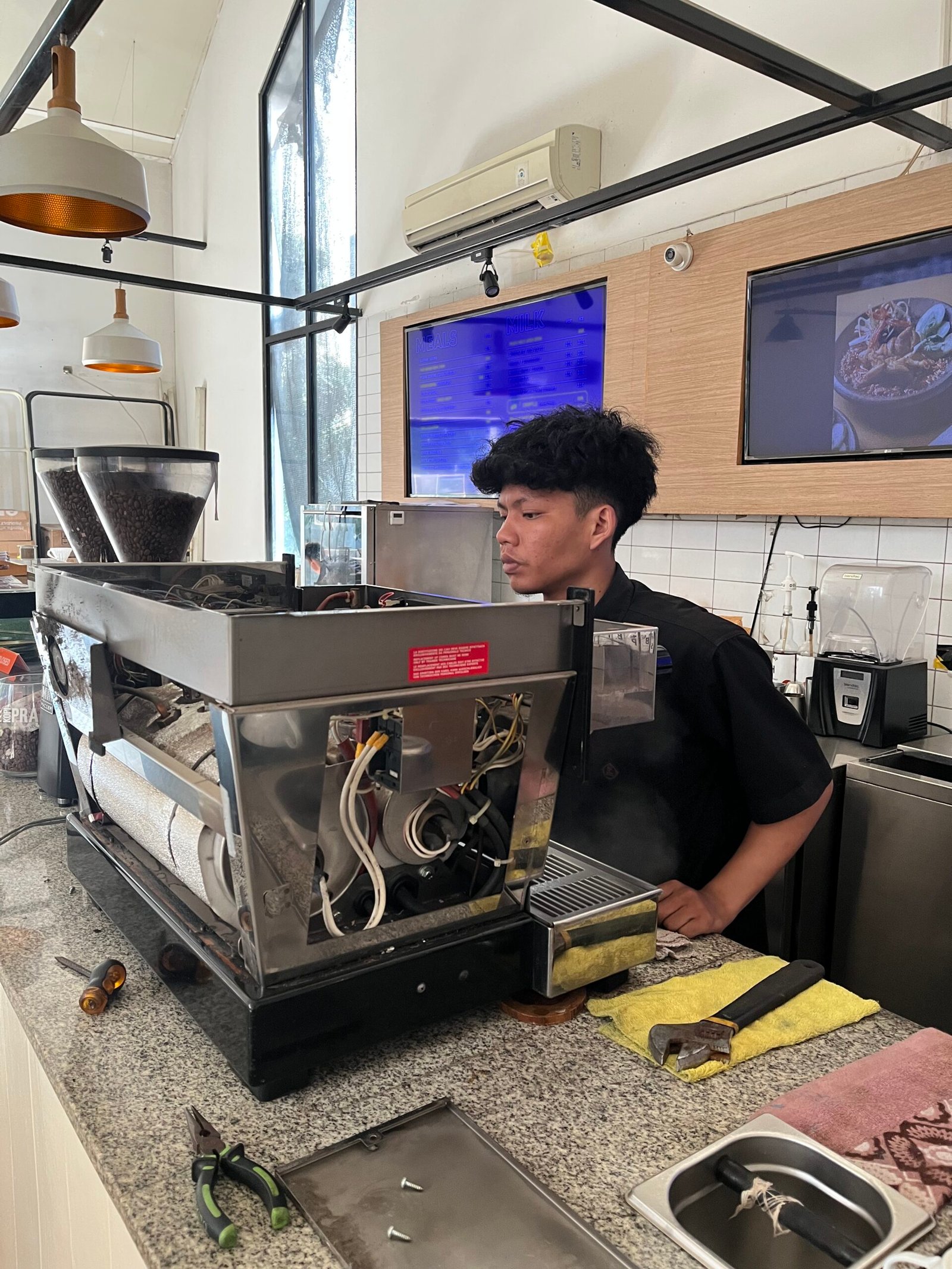 Coffee Machine Tekindo: Service Center Mesin Kopi Bergaransi